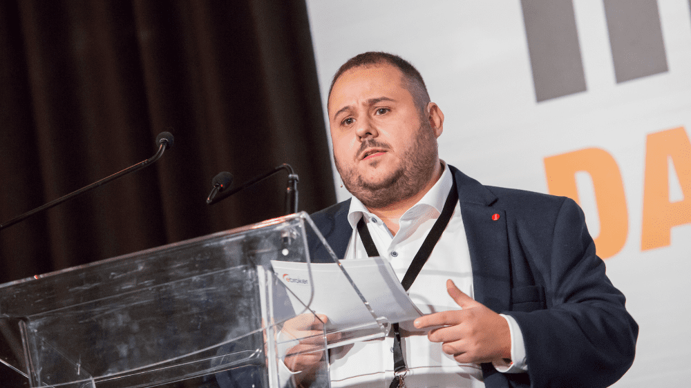 La Inteligencia Artificial llega a ebroker: SELL PRO y XIRIN - ebroker ...